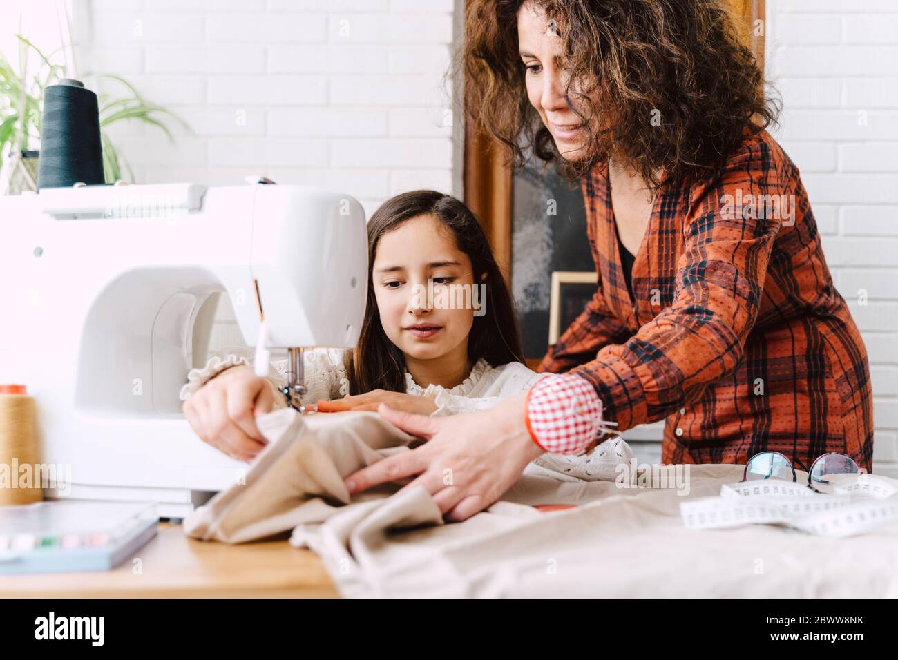 Hobby craft daughter mother hi-res stock photography and images - Alamy