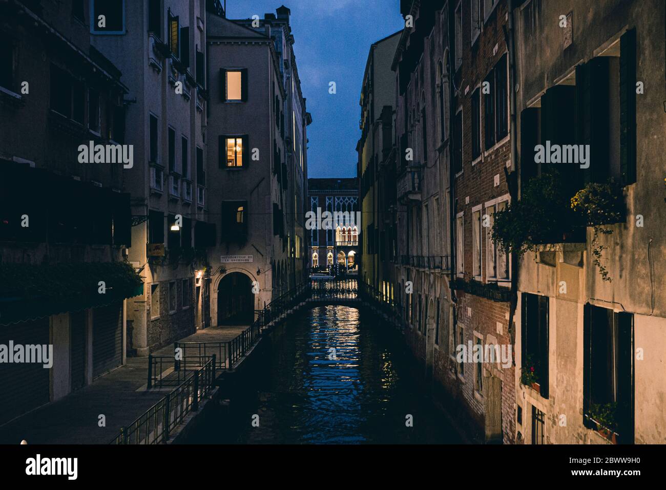 Bridge over canal venetian architecture hi-res stock photography and ...