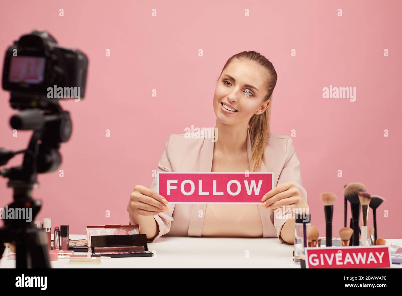 Follow up shot hi-res stock photography and images - Alamy