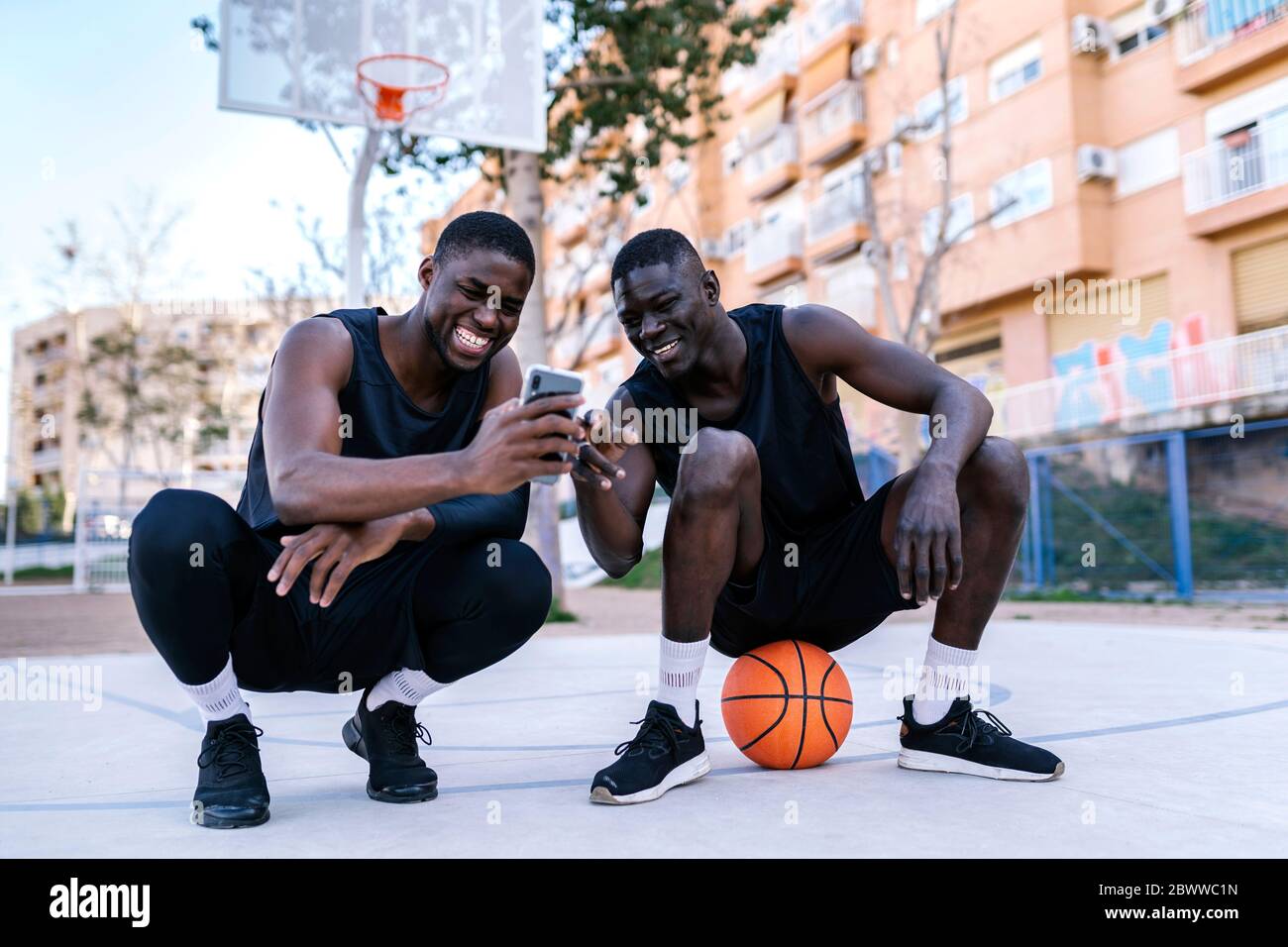 Basketball court on smartphone hi-res stock photography and images - Alamy