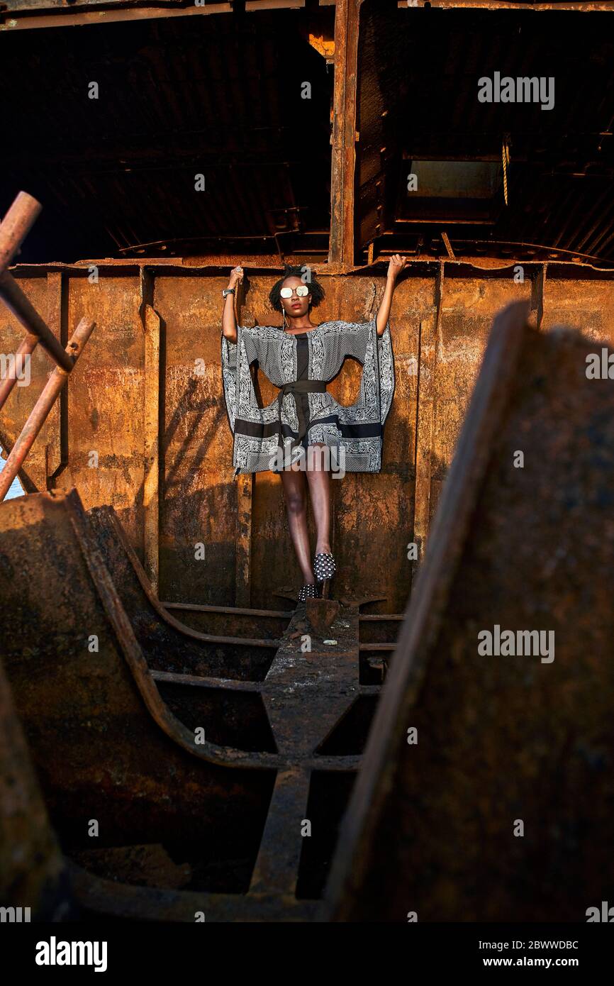 Full dress ship hi-res stock photography and images - Alamy