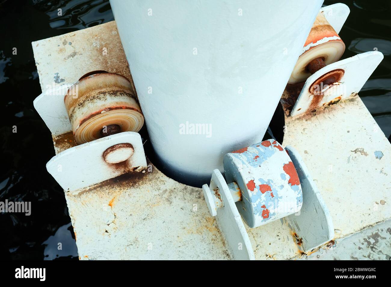 Top View of Floating Dock Pole Stock Photo - Alamy