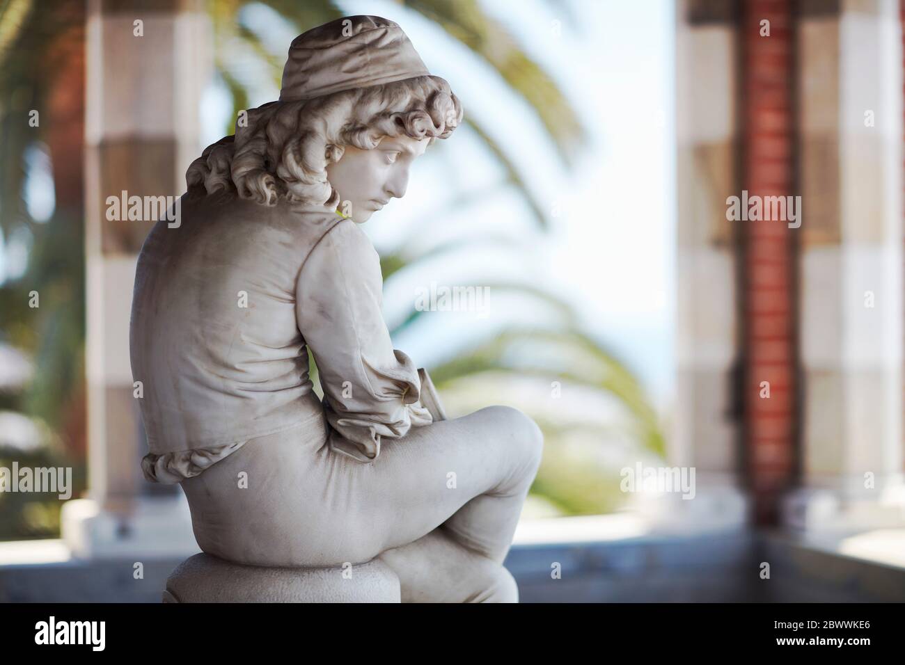 Colonizer statue hi-res stock photography and images - Alamy
