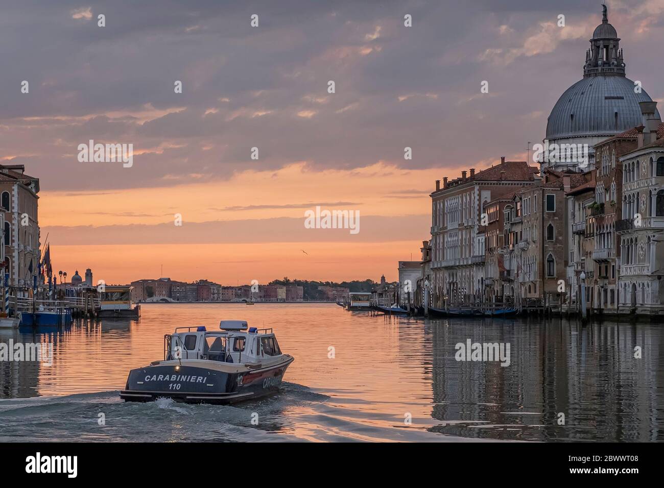 Carabinieri venice hi-res stock photography and images - Alamy