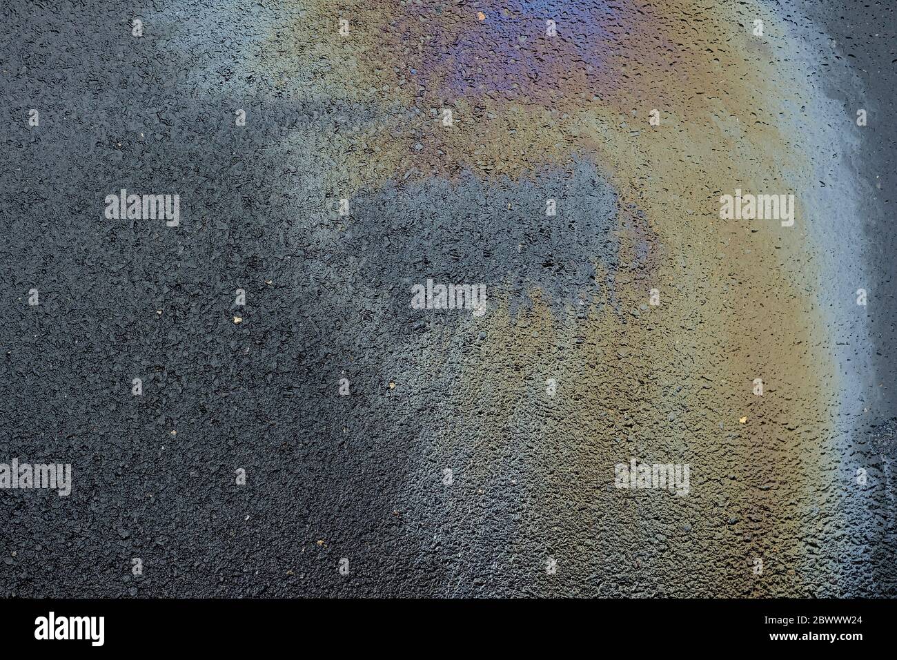 Oil spill on asphalt hi-res stock photography and images - Alamy