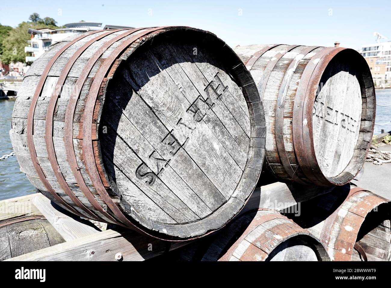 Old barrels hi-res stock photography and images - Alamy