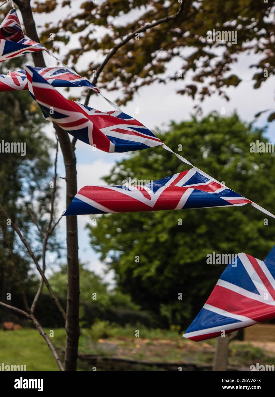 Flags flying in wind hi-res stock photography and images - Alamy