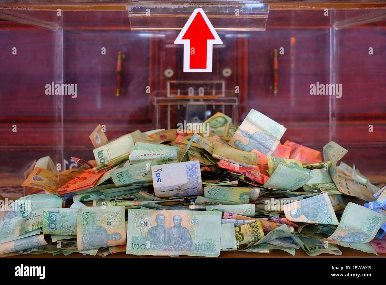 Charity donation box money note hi-res stock photography and images - Alamy