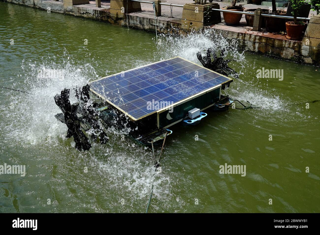 Fish Farming Solar Cell Panel Paddle Wheel Aerator Stock Photo - Alamy