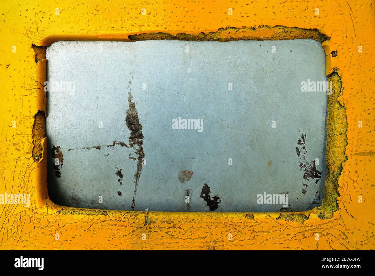 Dustbin lids hi-res stock photography and images - Alamy