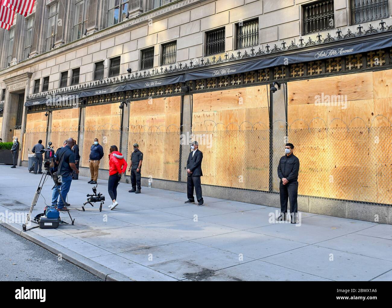 Retailers in NYC already strained by COVID-19 shutdowns, board up ...
