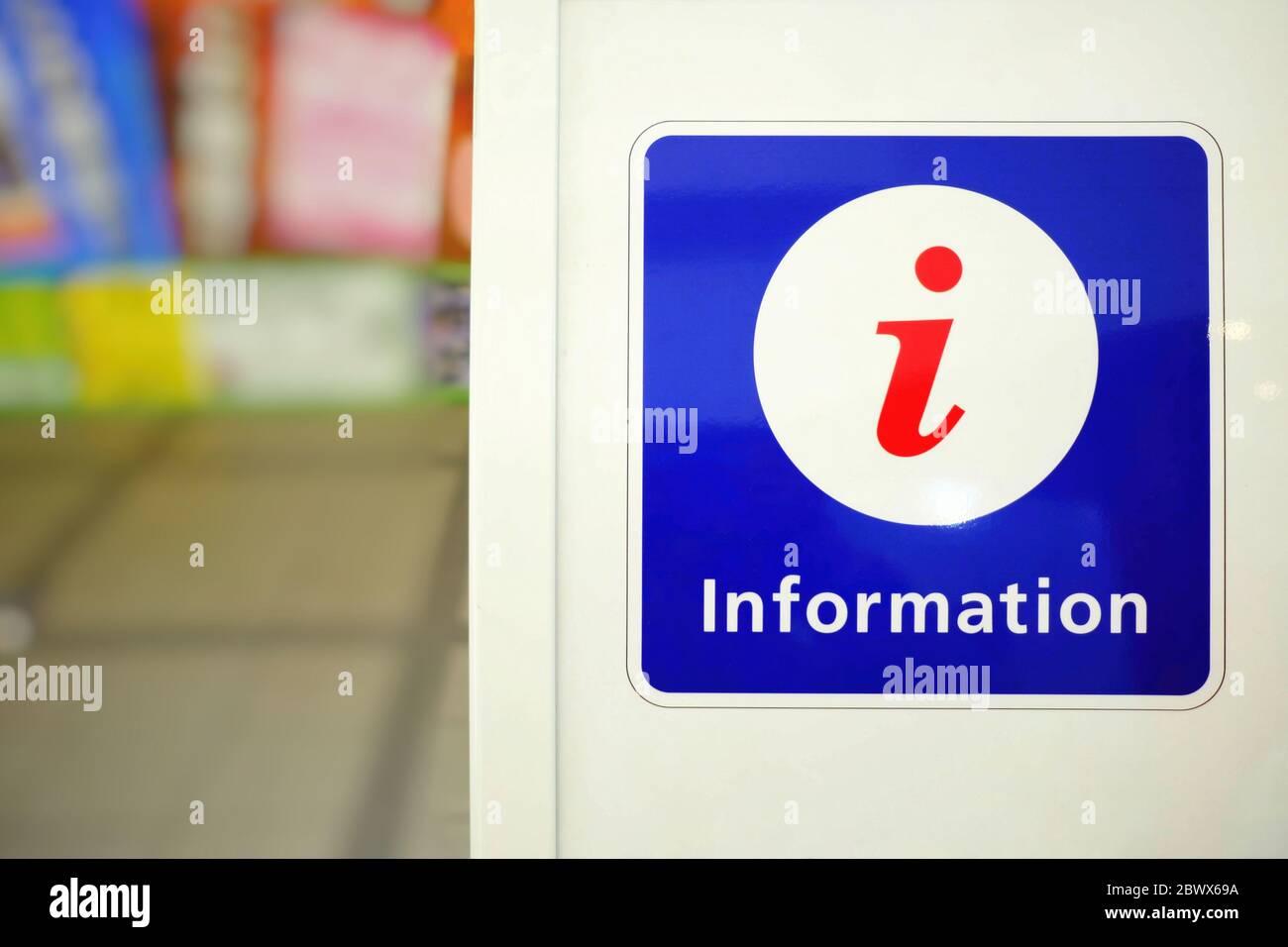 Information desk sign interior hi-res stock photography and images - Alamy