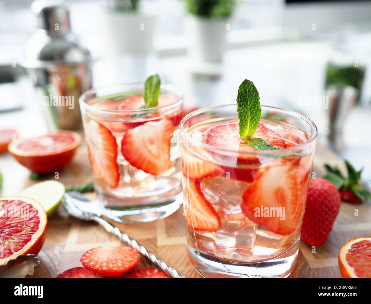 Fresh alcoholic cocktails on bar hi-res stock photography and images ...