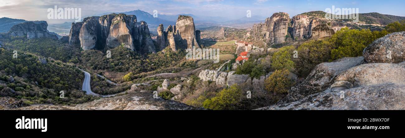 Rocks monasteries meteora hi-res stock photography and images - Alamy