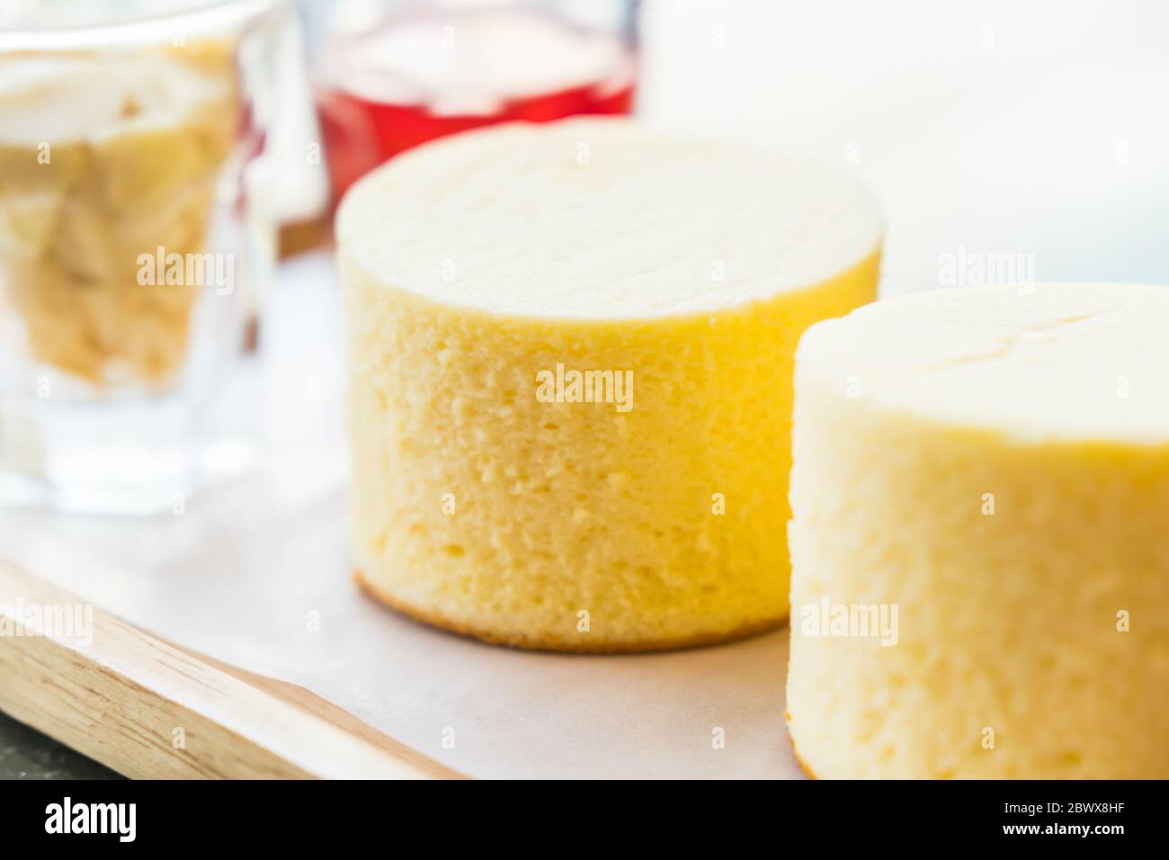 Cake point hi-res stock photography and images - Alamy