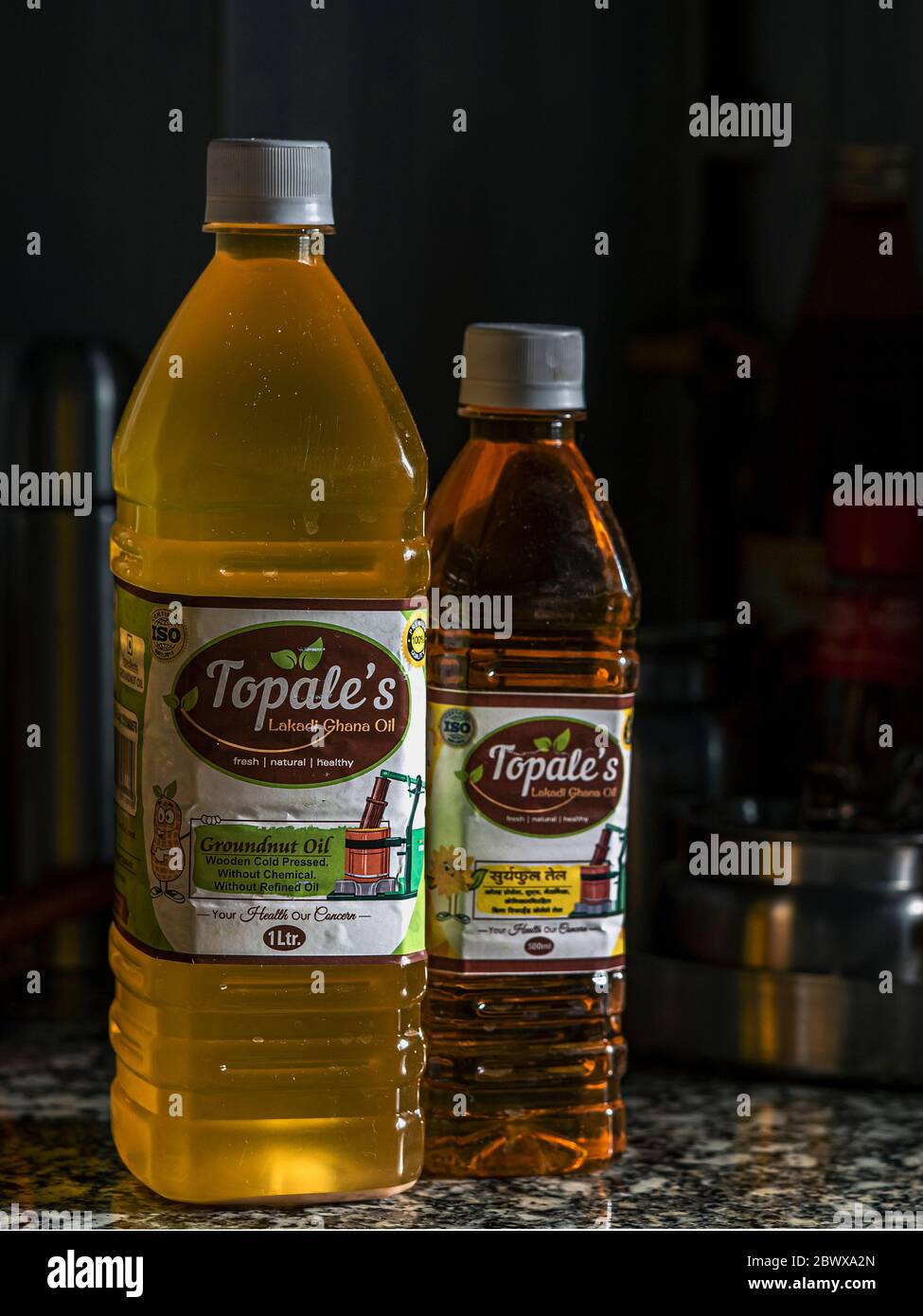 03 Jun 2020 Ocker yellow gold organik Cooking Oil using wooden Hand ...