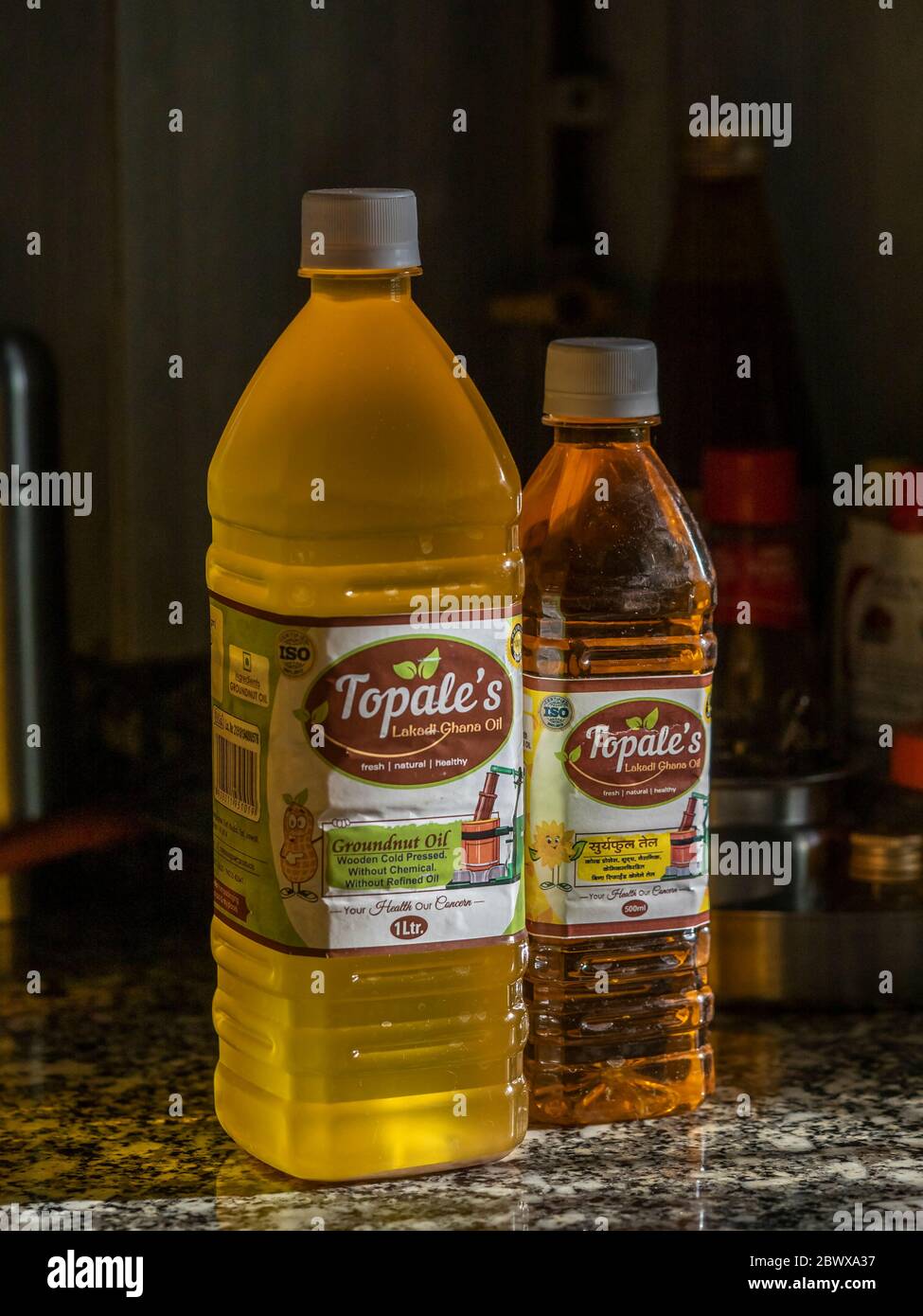 03 Jun 2020 Ocker yellow gold organik Cooking Oil using wooden Hand ...