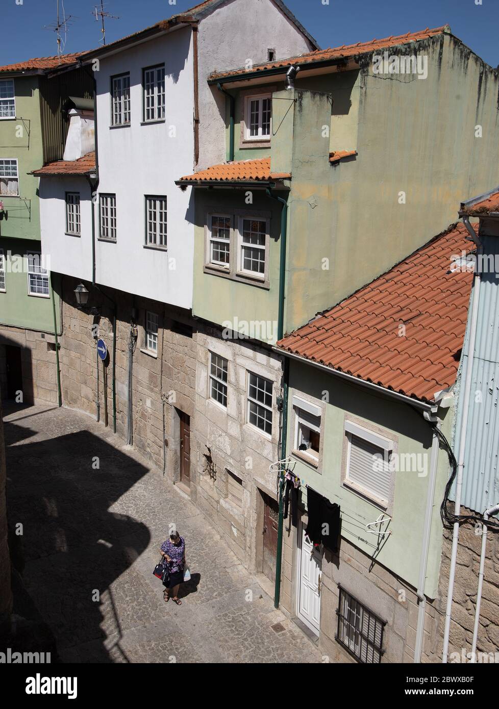 Tall narrow buildings hi-res stock photography and images - Alamy