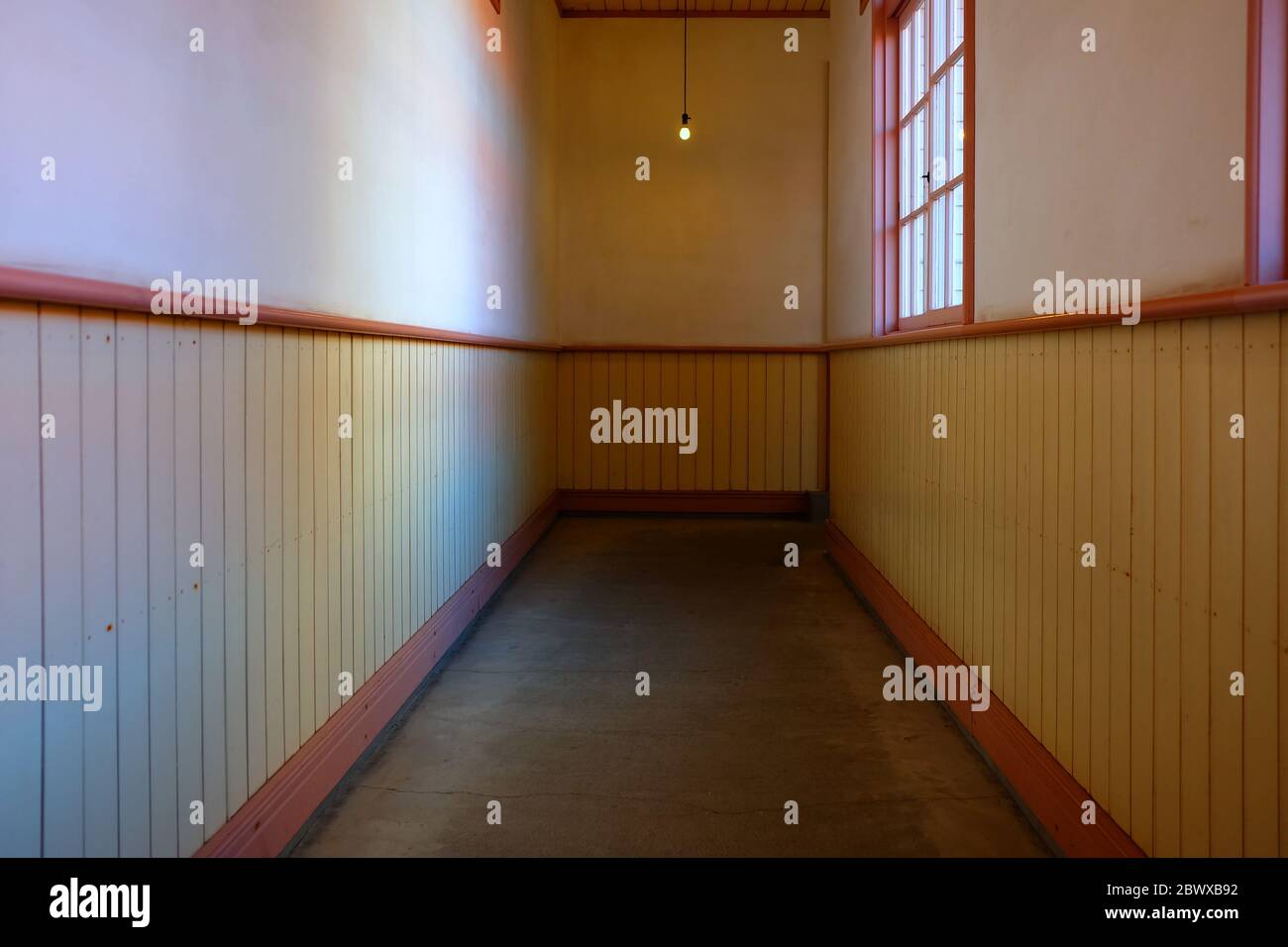 Elementary school hallway hi-res stock photography and images - Alamy