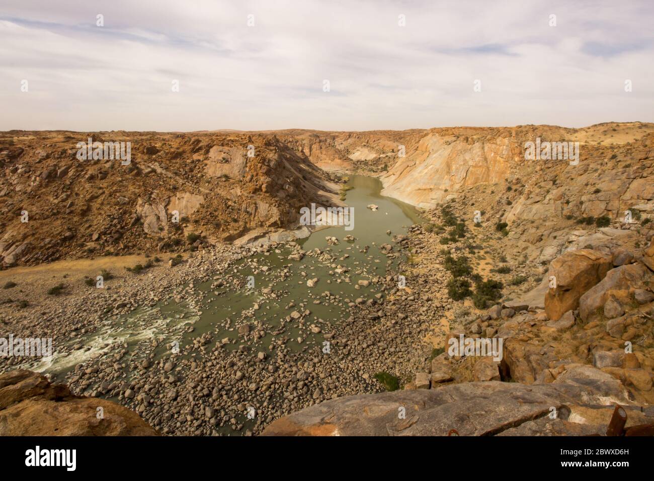 View over the Orange River Gorge where it starts to widen, in Augrabies ...