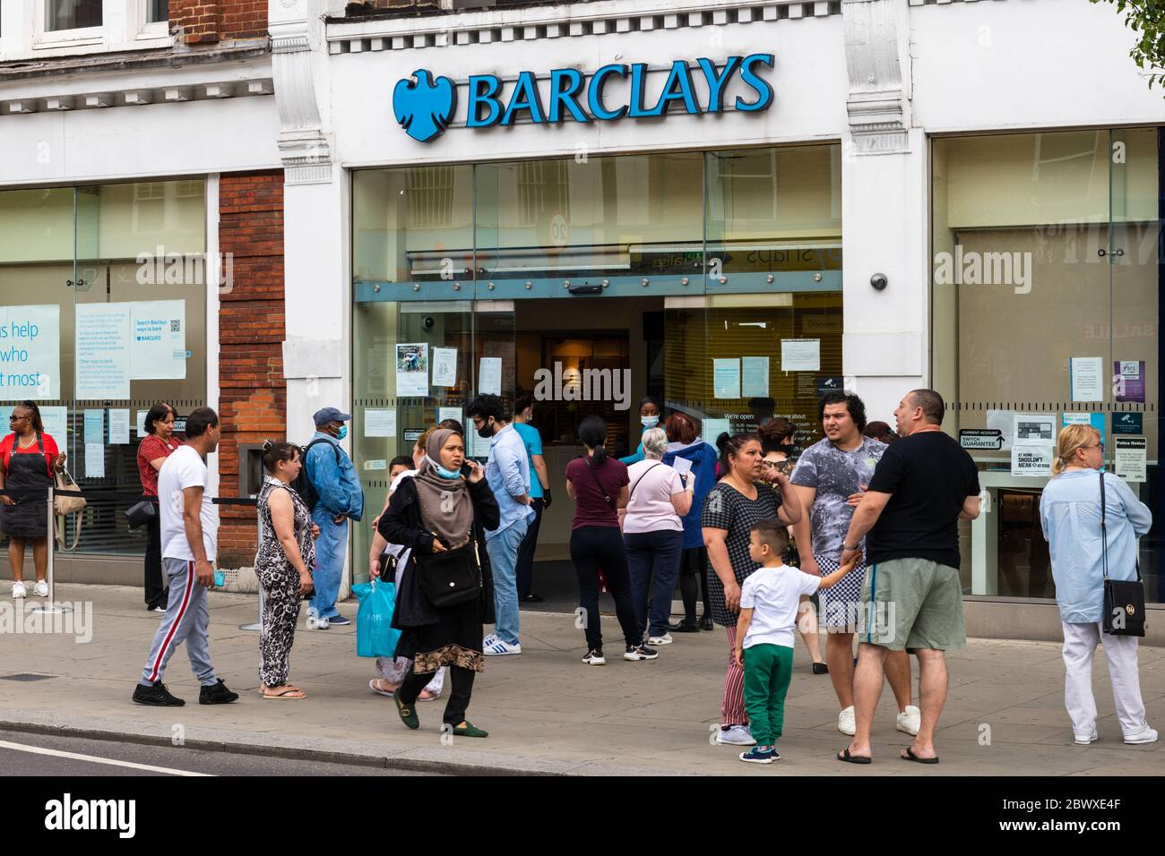 Retail bank banks banking hi-res stock photography and images - Alamy