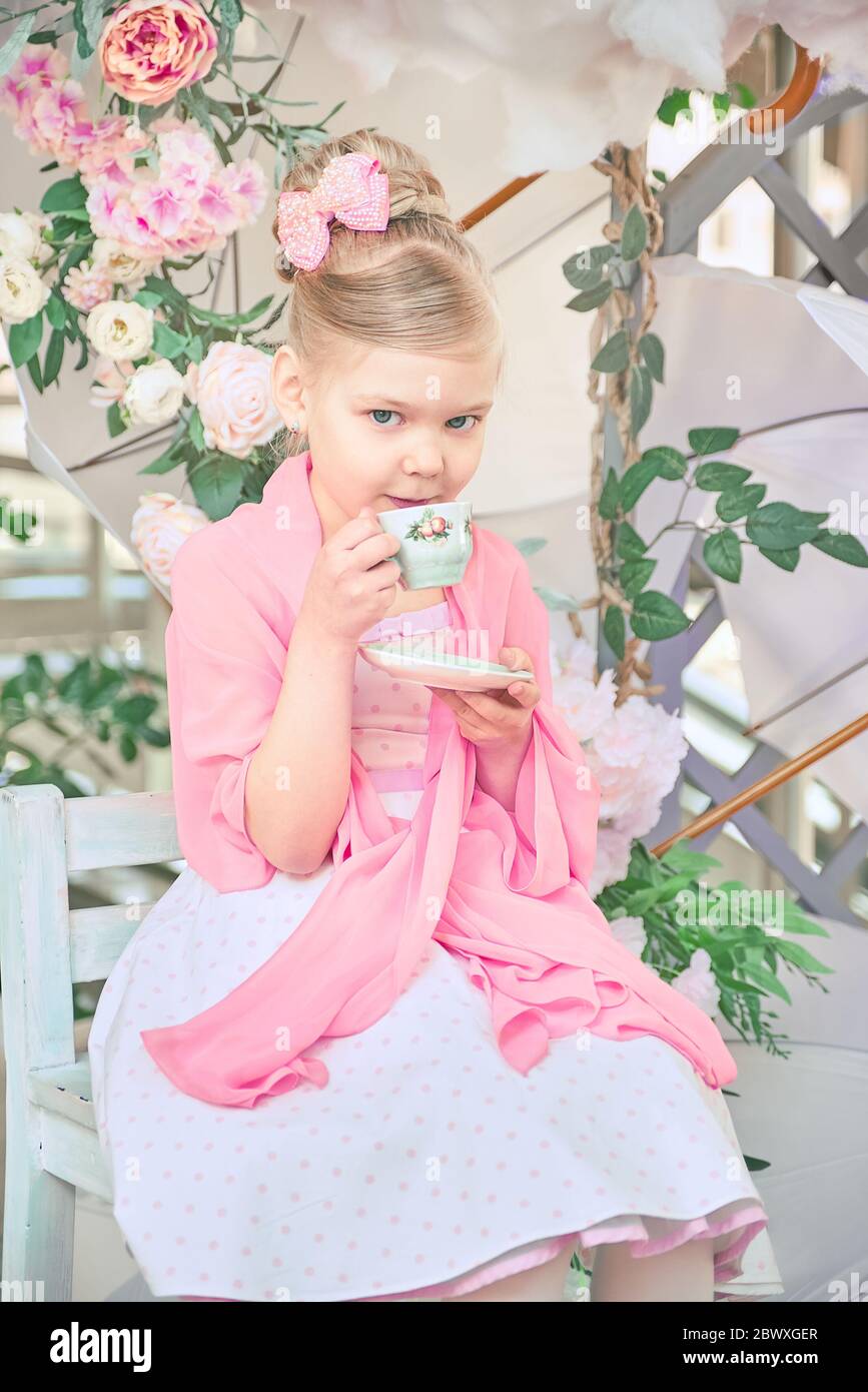 Child high chair in cafe hi-res stock photography and images - Alamy