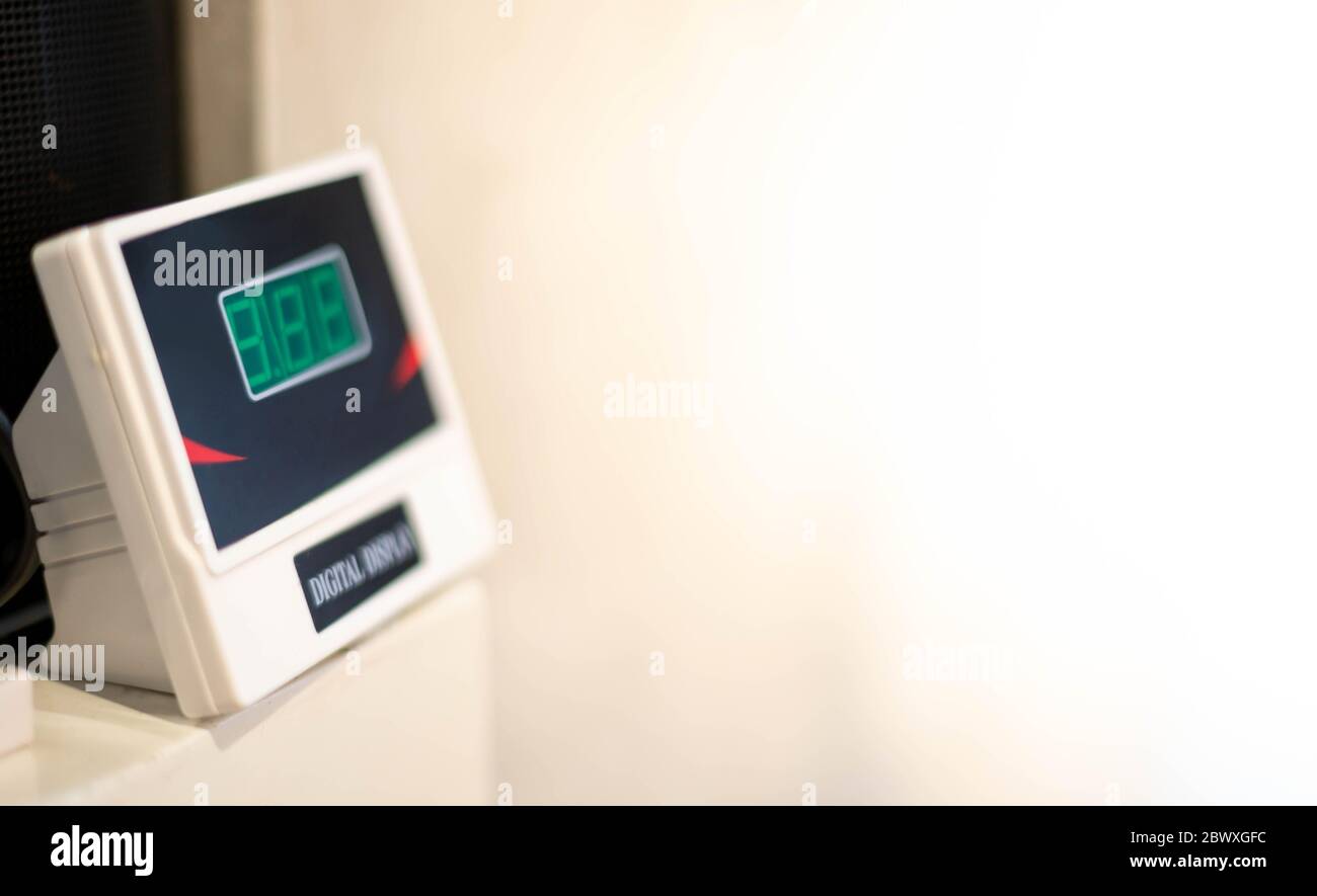 Bank note counting machine hi-res stock photography and images - Alamy