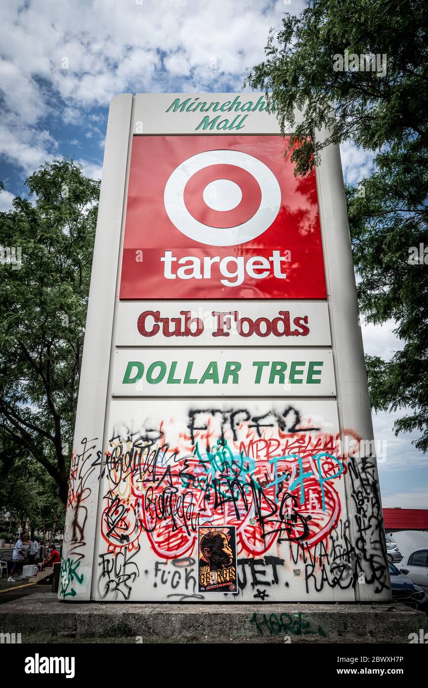 Minneapolis, Minnesota / USA - June 2 2020: Target store smashed ...
