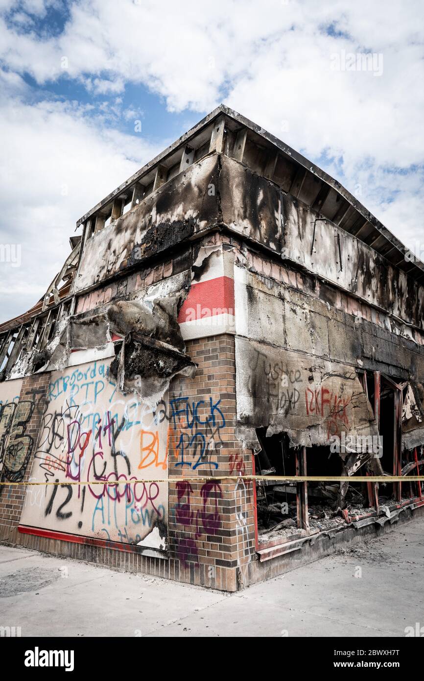 Minneapolis, Minnesota / USA - June 2 2020: The Autozone building ...
