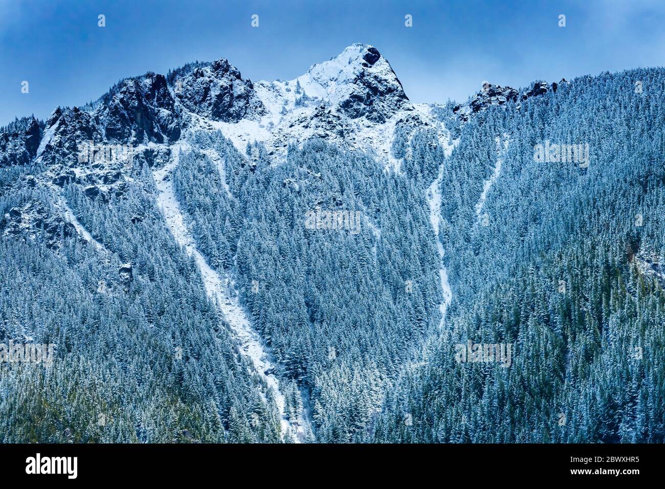 Mount si cascade foothills hi-res stock photography and images - Alamy