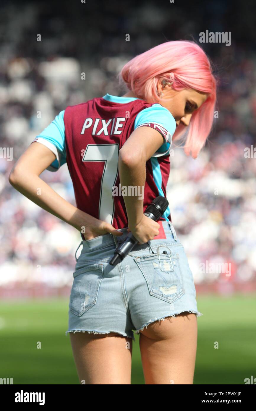Pixie lott west ham hi-res stock photography and images - Alamy