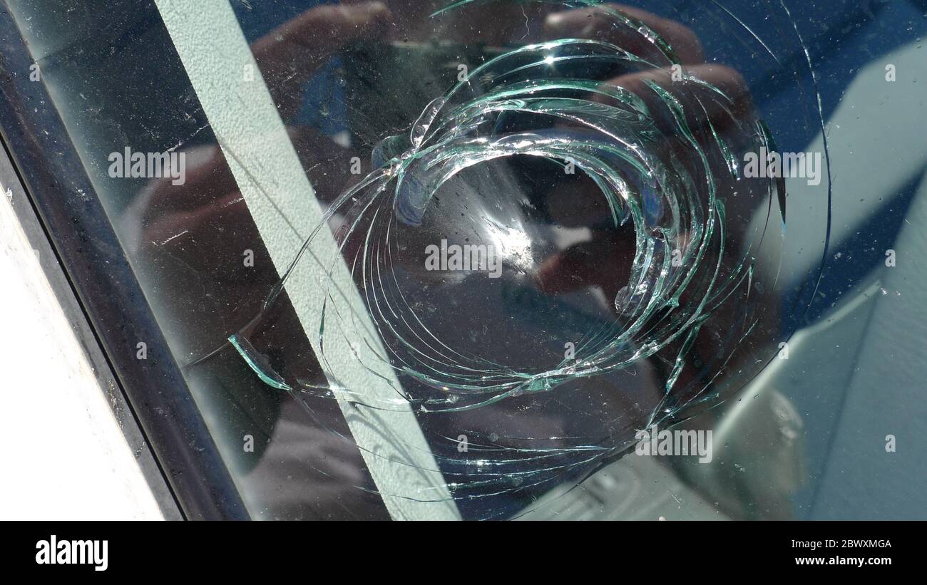 Windscreen repair hi-res stock photography and images - Alamy