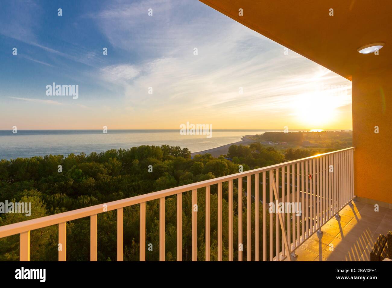 Balcony apartment over water hi-res stock photography and images - Alamy