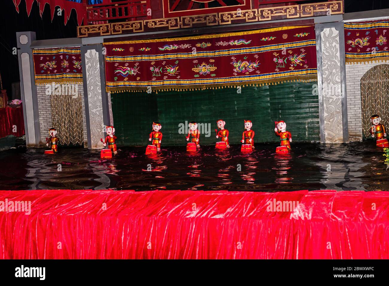 A show in Thang Long Vietnamese Water Puppet Theatre, Hanoi Stock Photo ...