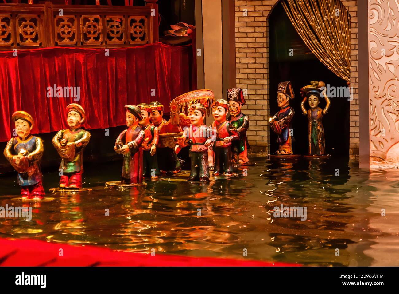 A show in Thang Long Vietnamese Water Puppet Theatre, Hanoi Stock Photo ...