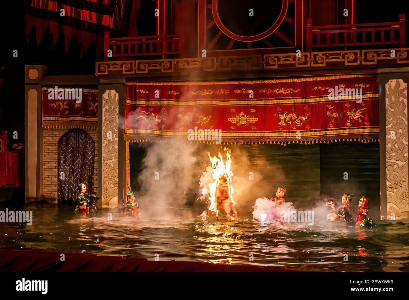 A show in Thang Long Vietnamese Water Puppet Theatre, Hanoi Stock Photo ...