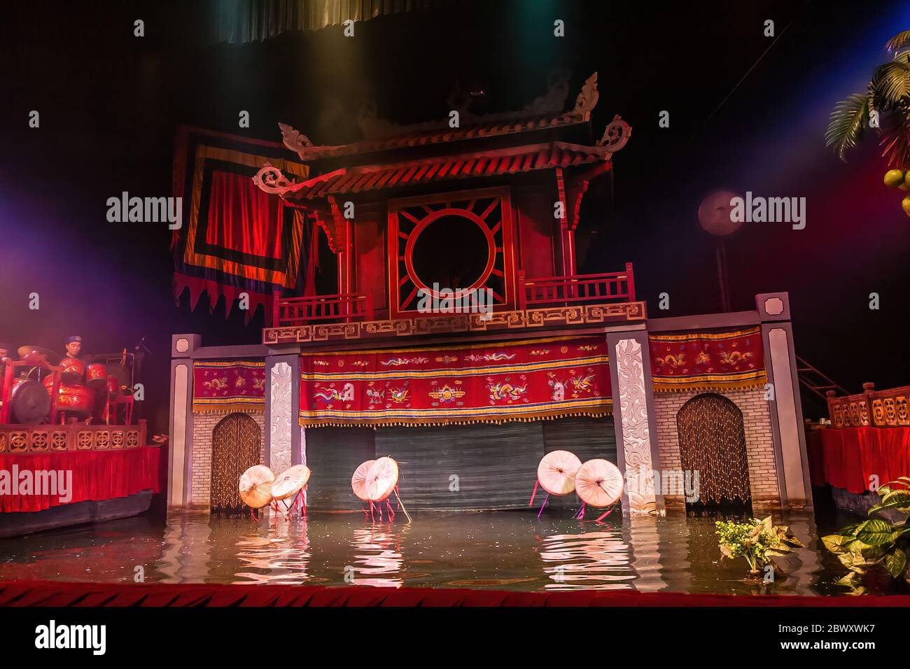 A show in Thang Long Vietnamese Water Puppet Theatre, Hanoi Stock Photo ...