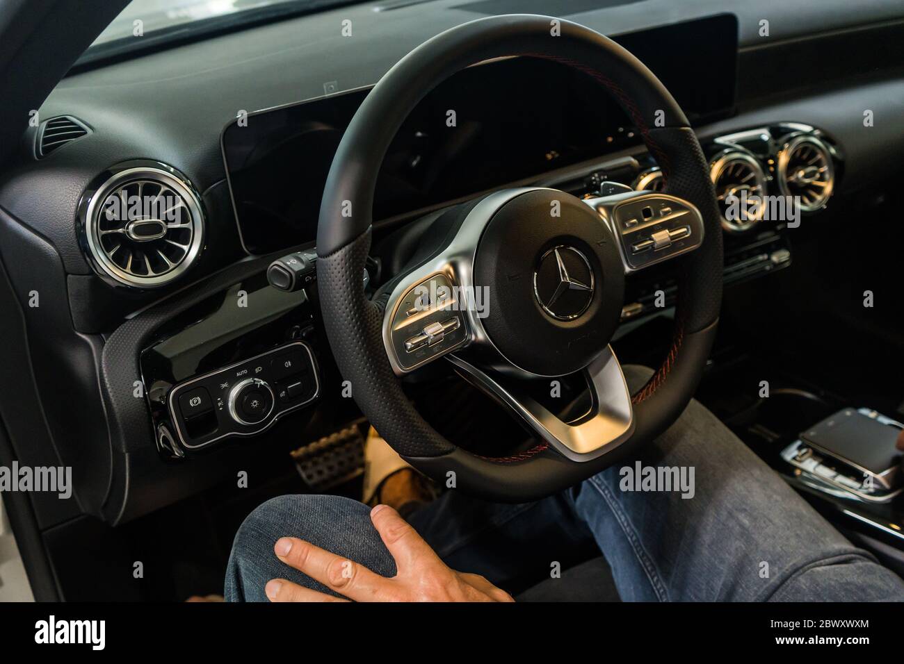 Speedometer close up mercedes benz hi-res stock photography and images ...