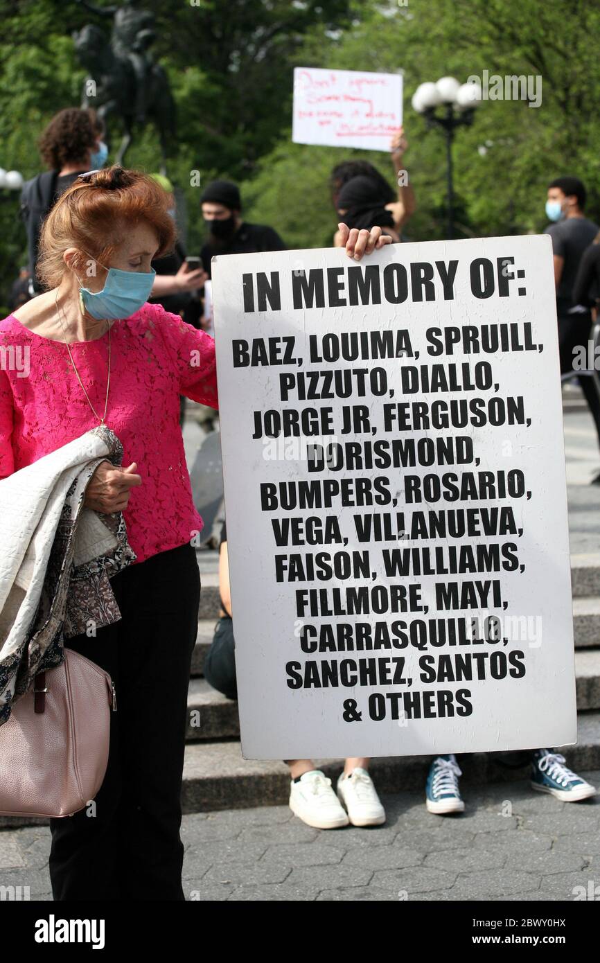 City streets in turmoil hi-res stock photography and images - Alamy