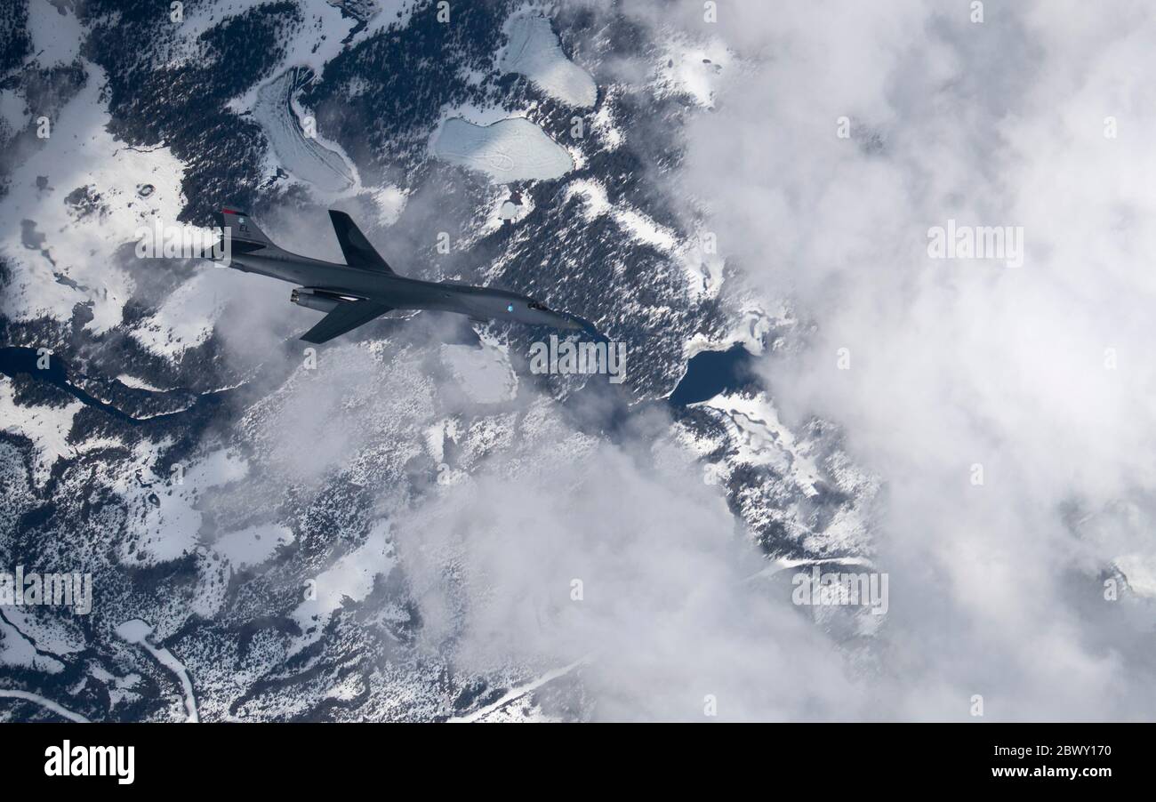 B 1b lancer stealth flies hi-res stock photography and images - Alamy