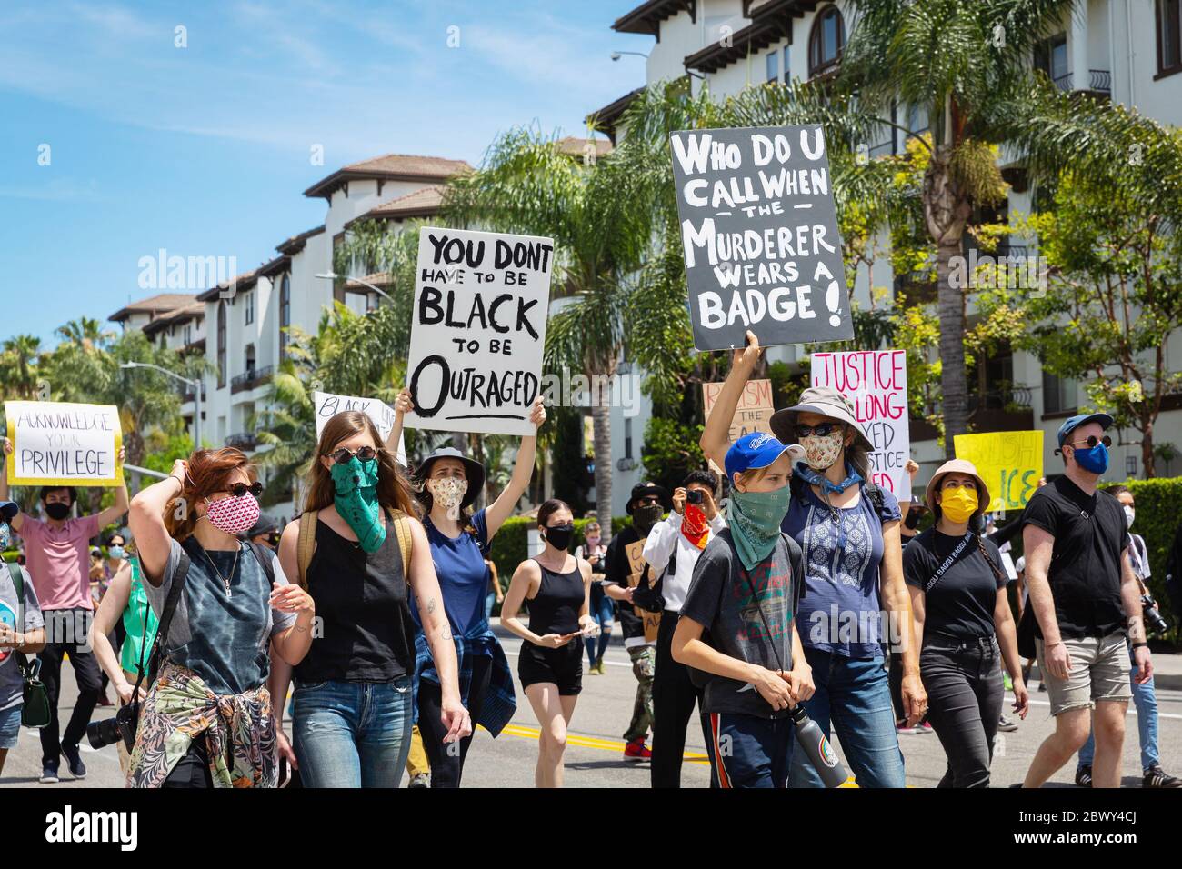 Black lives matter rally marching hi-res stock photography and images ...