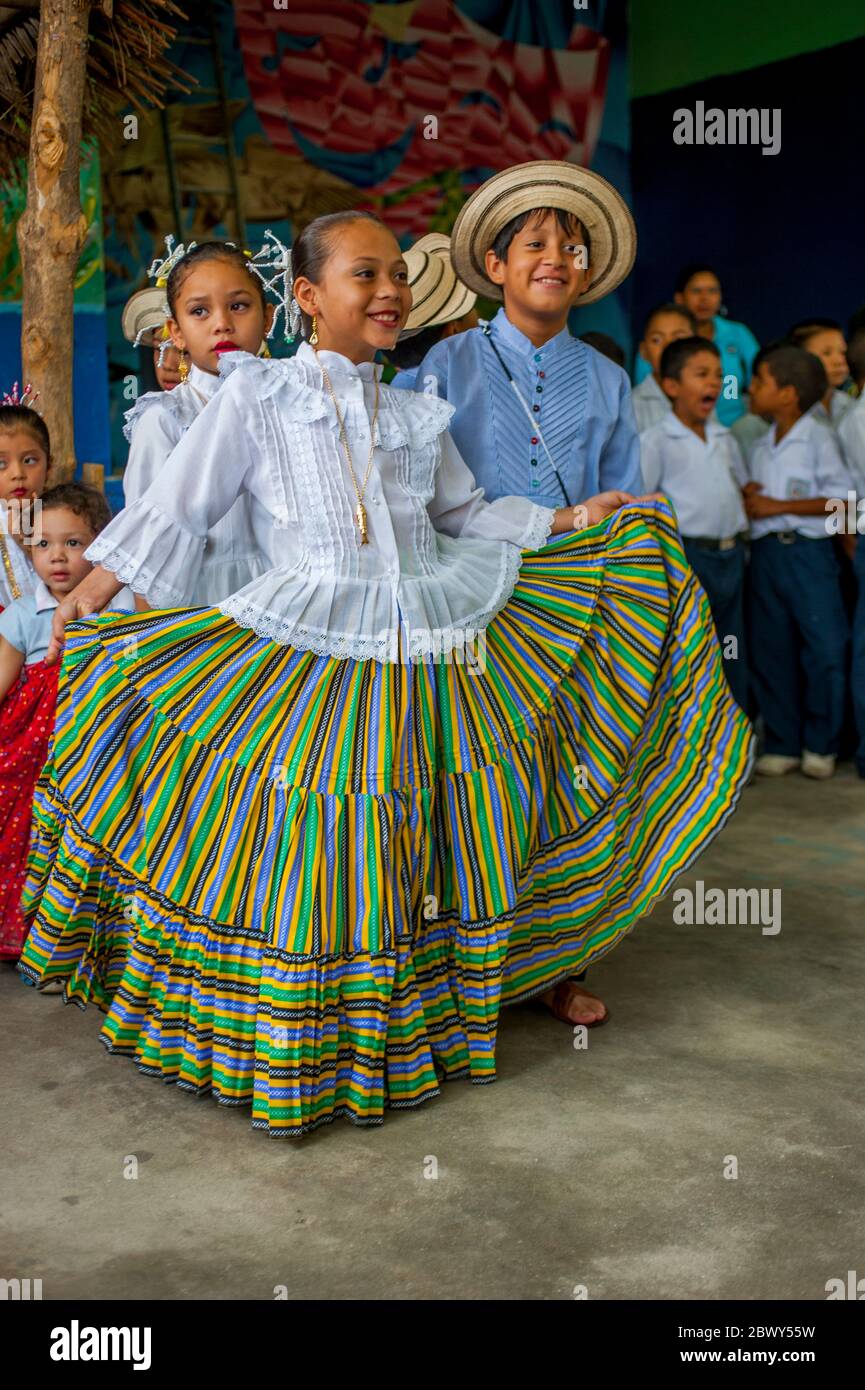 Panamanian dance hi-res stock photography and images - Alamy
