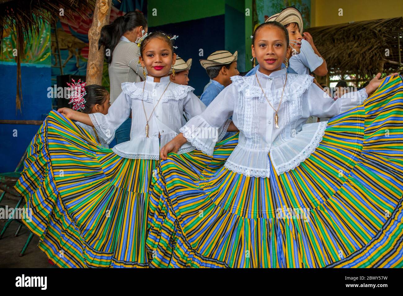 Panamanian dance hi-res stock photography and images - Alamy
