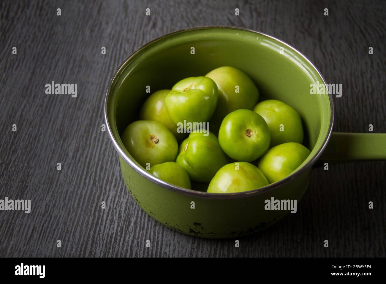 Green tomatillo hi-res stock photography and images - Alamy
