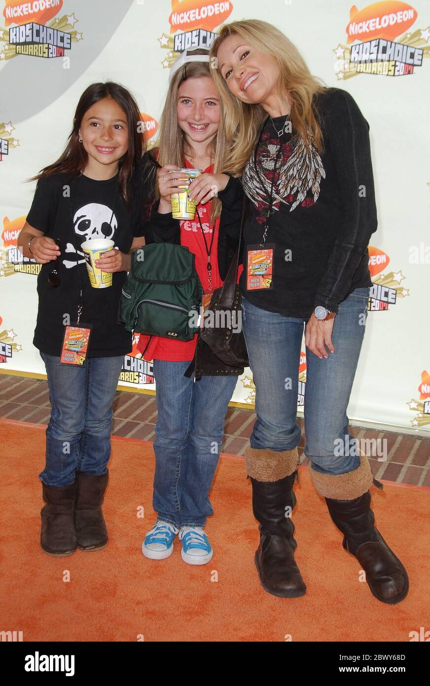 E.G. Daily and Daughters at the Nickelodeon's 20th Annual Kids' Choice ...