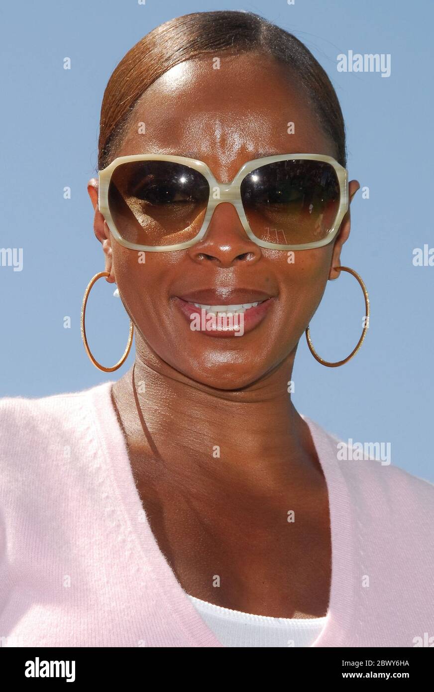 Mary J. Blije at the Los Angeles Premiere of Dreamworks "Shrek The ...