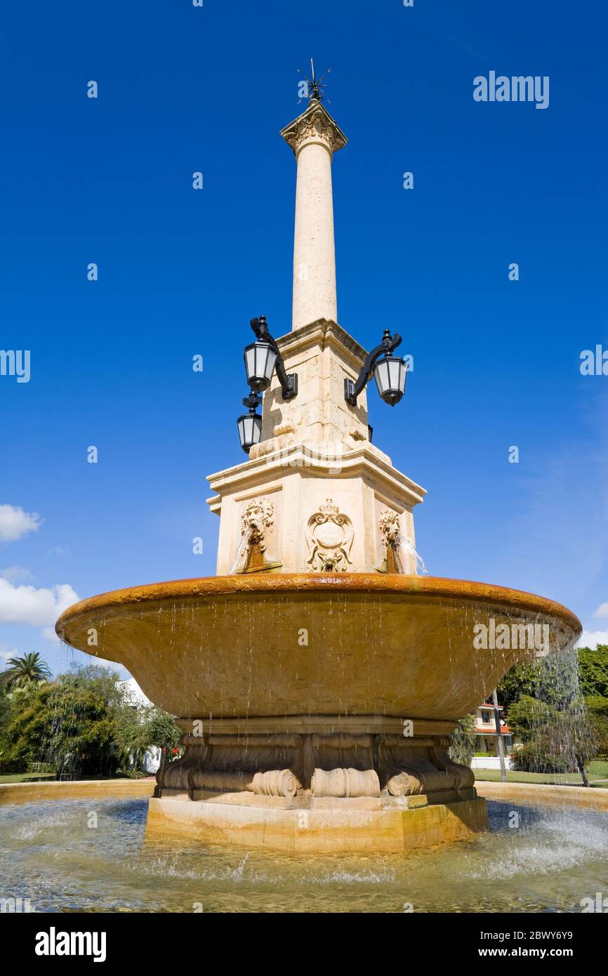 Fountain coral gables miami florida hi-res stock photography and images ...