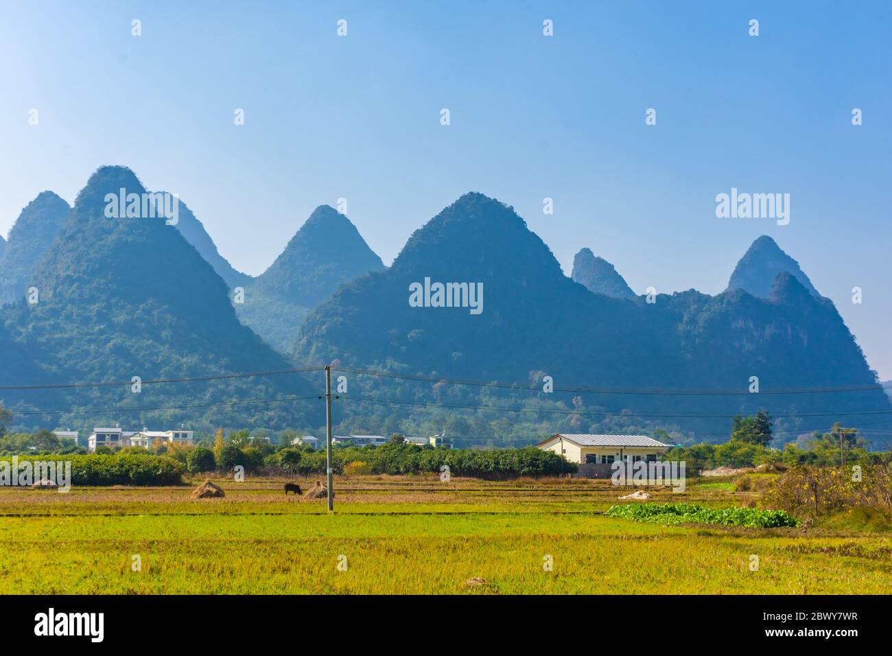 The countryside of Yangshuo, in the Yulong River Valley, Guilin ...