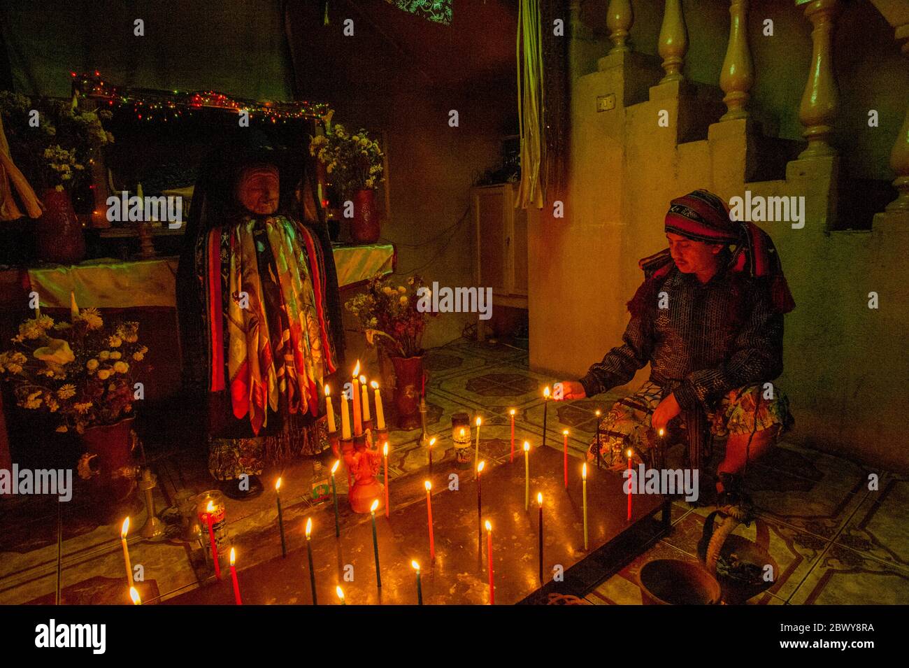 Mayan shaman hi-res stock photography and images - Alamy
