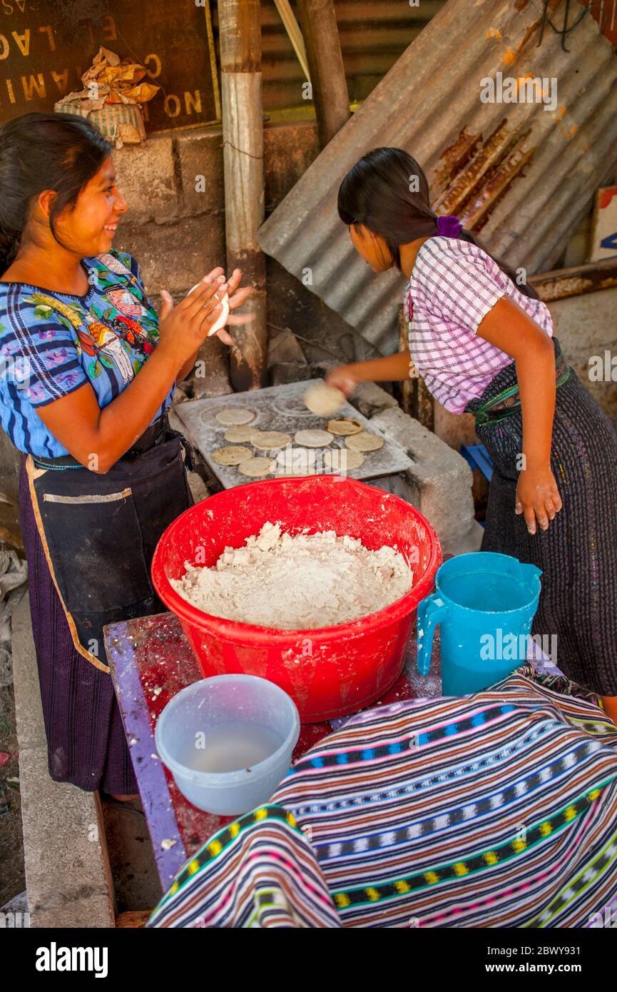Mayan girls hi-res stock photography and images - Alamy